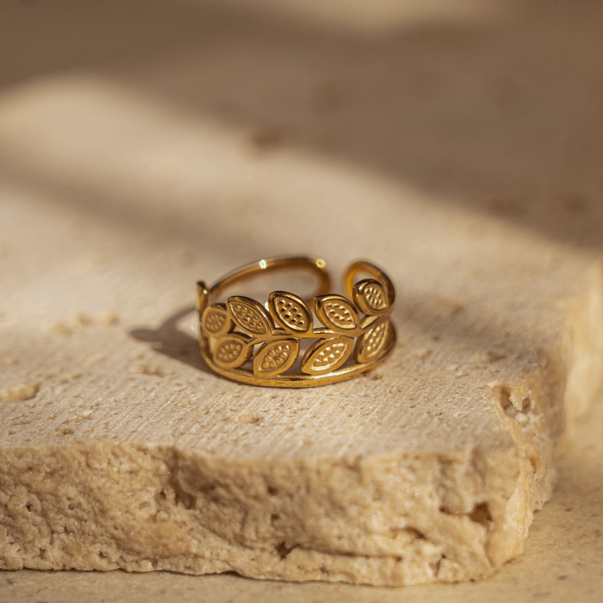 Freya Leaf Ring – Faya & Co
